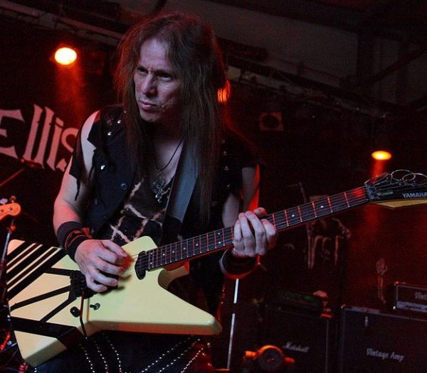 Os defensores do metal: Hellish War – Consultoria do Rock